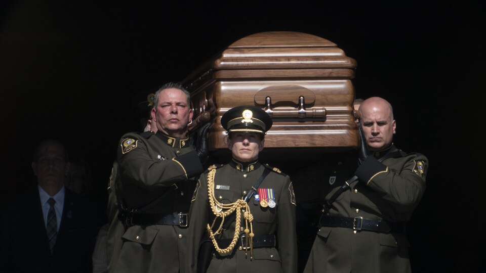 Un dernier au revoir à la sergente Maureen Breau | Radio-Canada.ca