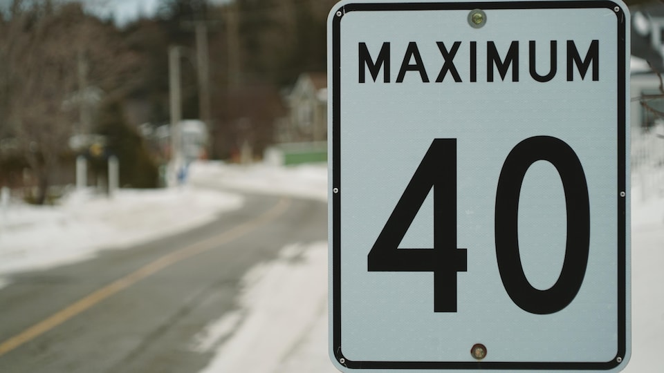 La Ville d’Alma envisage de réduire la vitesse dans les rues à 40 km/h