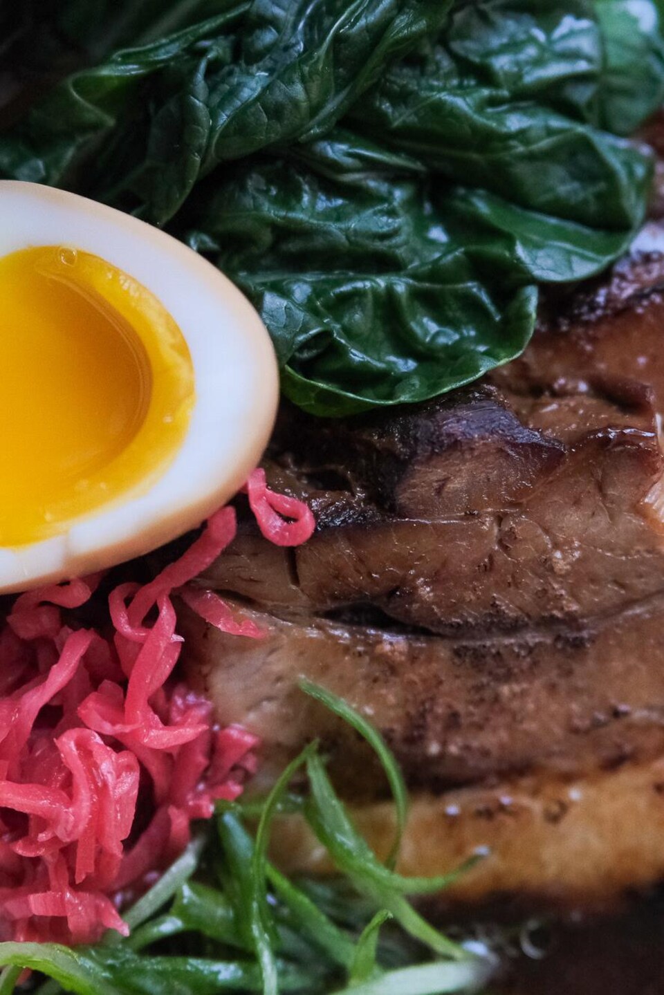 Rigueur artistique dans la cuisine du Honō Ramen | Radio-Canada.ca