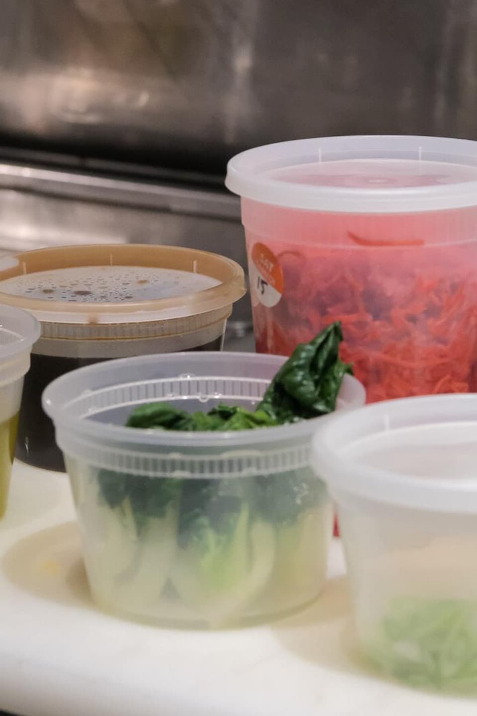 Rigueur artistique dans la cuisine du Honō Ramen | Radio-Canada.ca