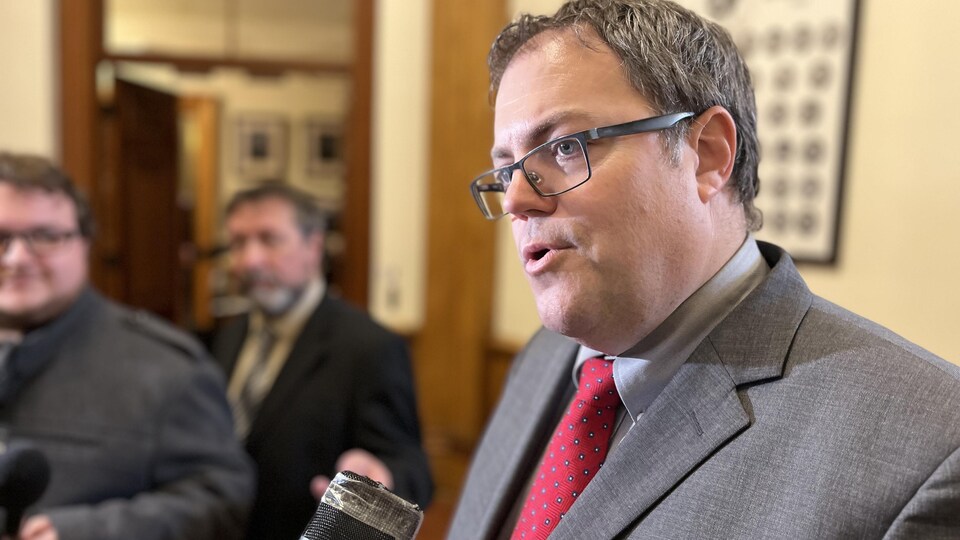 Blaine Higgs ne ferme pas la porte à un plafond temporaire sur les ...