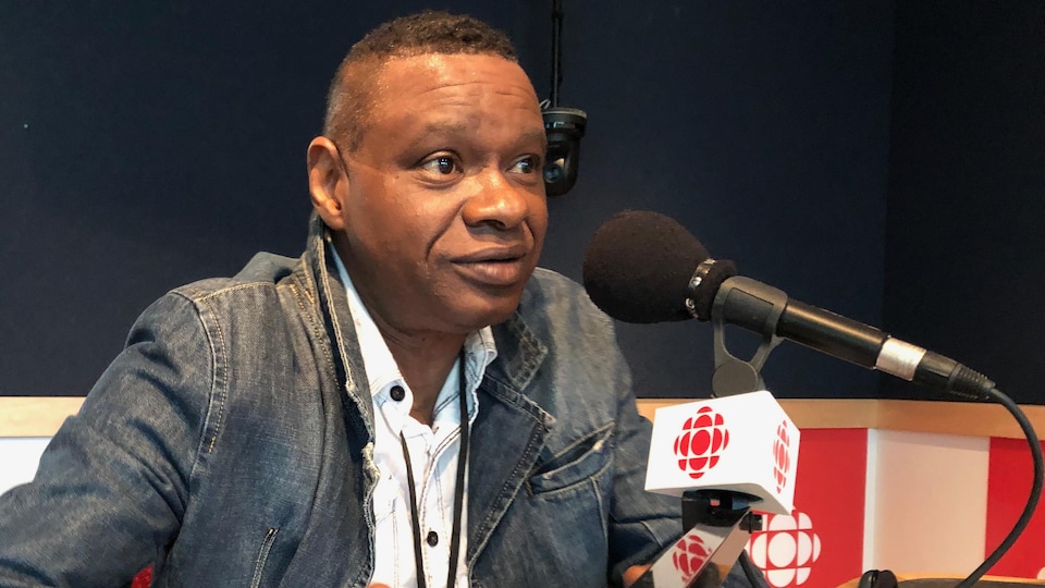 Les rythmes africains d'Alpha Yaya Diallo résonnent de Victoria à Saskatoon