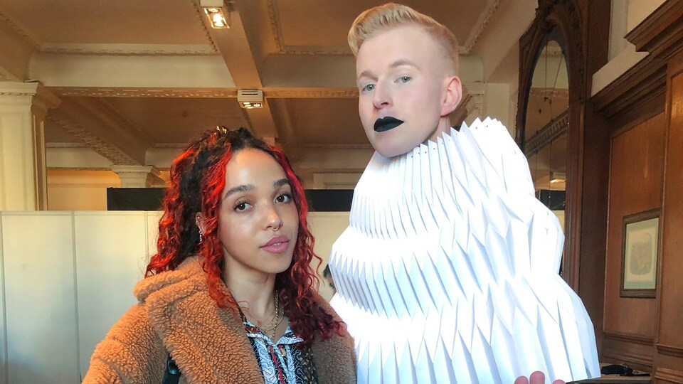 Denique à Londres pour une prestation au RuPaul's DragCon