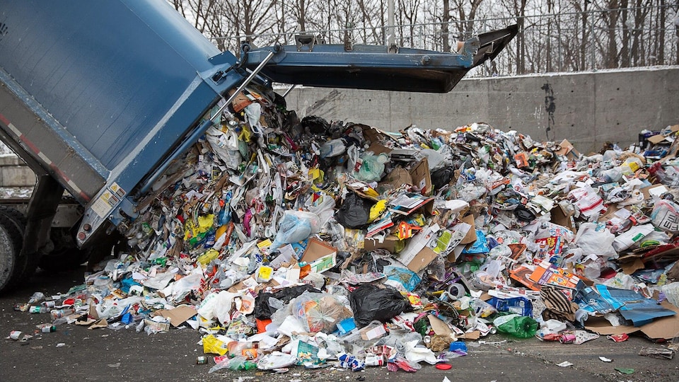 Les Québécois produisent plus de déchets