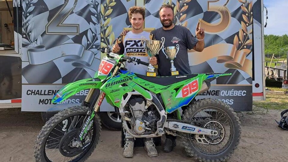 Aventure père-fils dans les compétitions de motocross