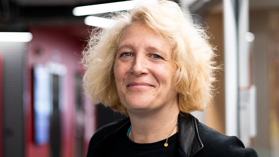 Regarder par l’autre bout de la lorgnette, avec la journaliste Émilie ...