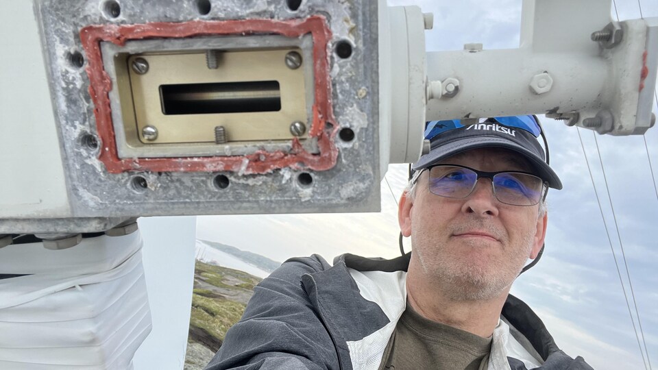Une semaine à Harrington Harbour pour entretenir les émetteurs de Radio ...