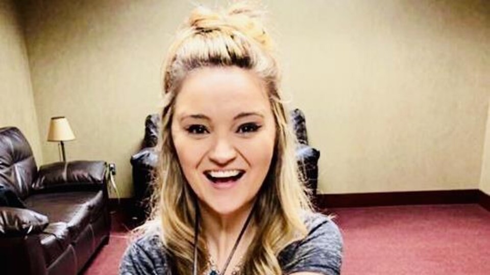 La chanteuse Francelle Maria Doiron rencontre son idole Alan Jackson