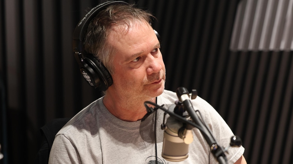 Le Carrefour du peuple, un premier village avec les personnages de ...