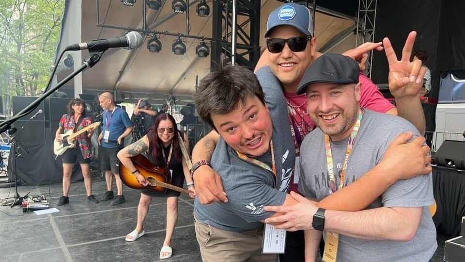 Un passage remarqué des musiciens de Mani-utenam aux Francos de Montréal