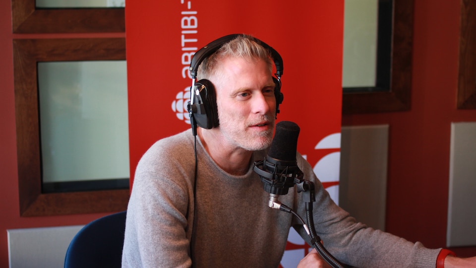 Réussir sa vie avec un DEC en sciences humaines selon Fred Savard