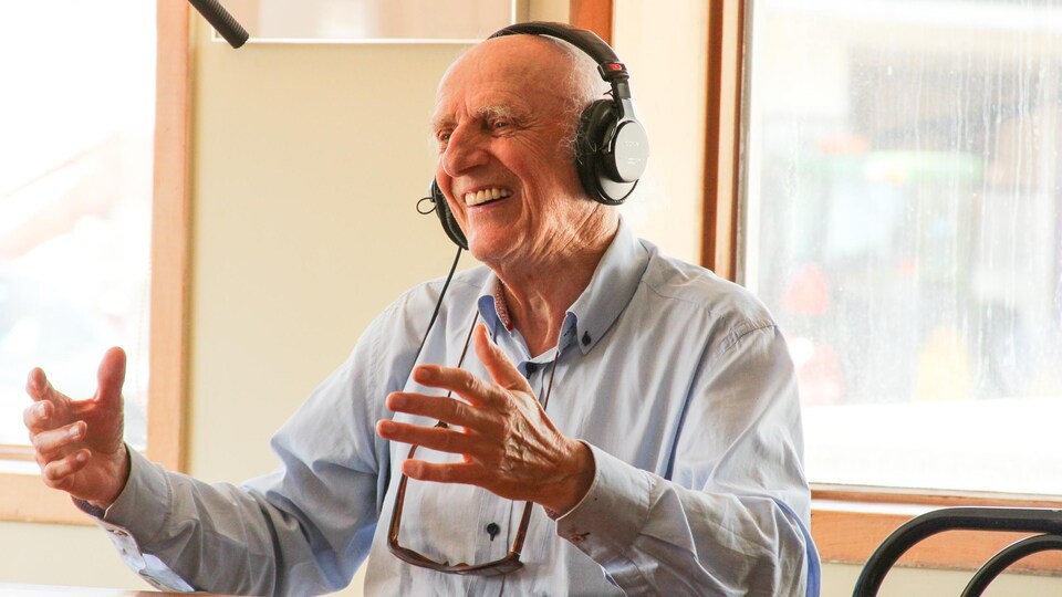 Gilles Vigneault lance un nouvel album, Comme une chanson d'amour