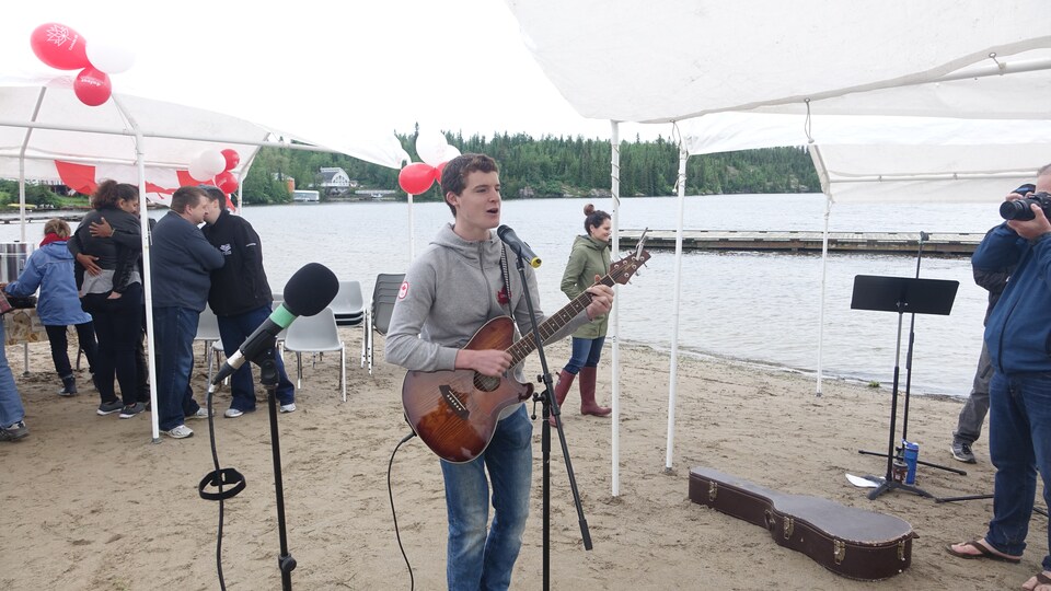 Entrevue avec le chanteur Justin Leclerc