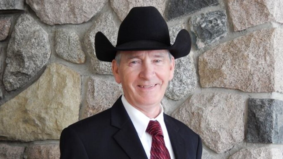 KISS NB veut parler de la dette