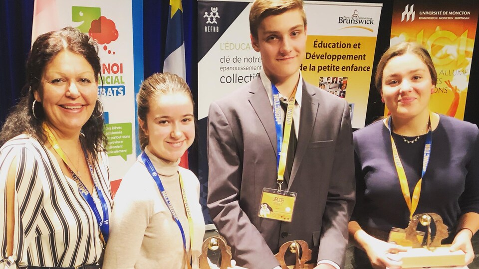 S’entraîner à débattre : les gagnants de la finale du débat provincial ...
