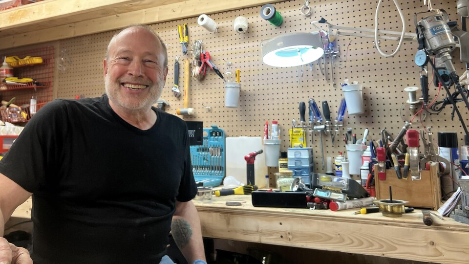 Le réparateur M. Fix-It offre ses services à la Ressourcerie BaieVerte