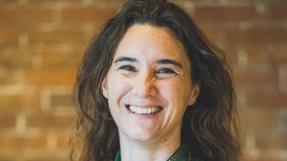 Une grande murale autochtone au Centre récréatif communautaire St. Lawrence