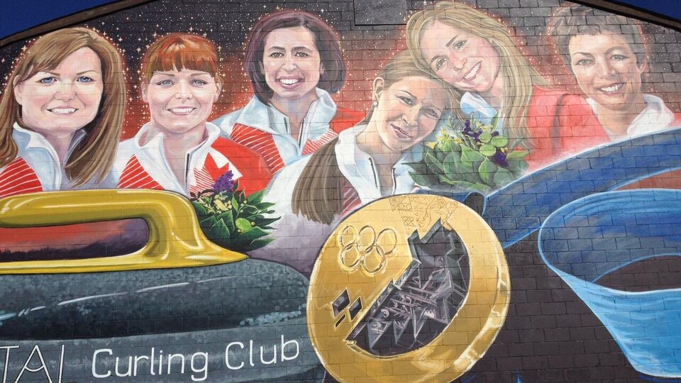 Le Club de curling de Saint-Vital souligne le legs de Jennifer Jones