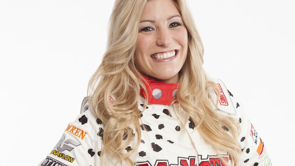 L'une des rares femmes au volant d'un camion imposant