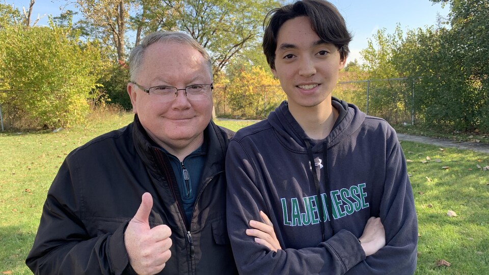 Un premier tour d'avion entre père et fils