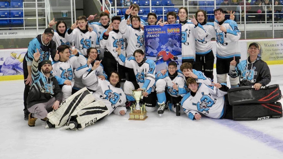 Deux villes qui s’unissent pour former une équipe de hockey victorieuse