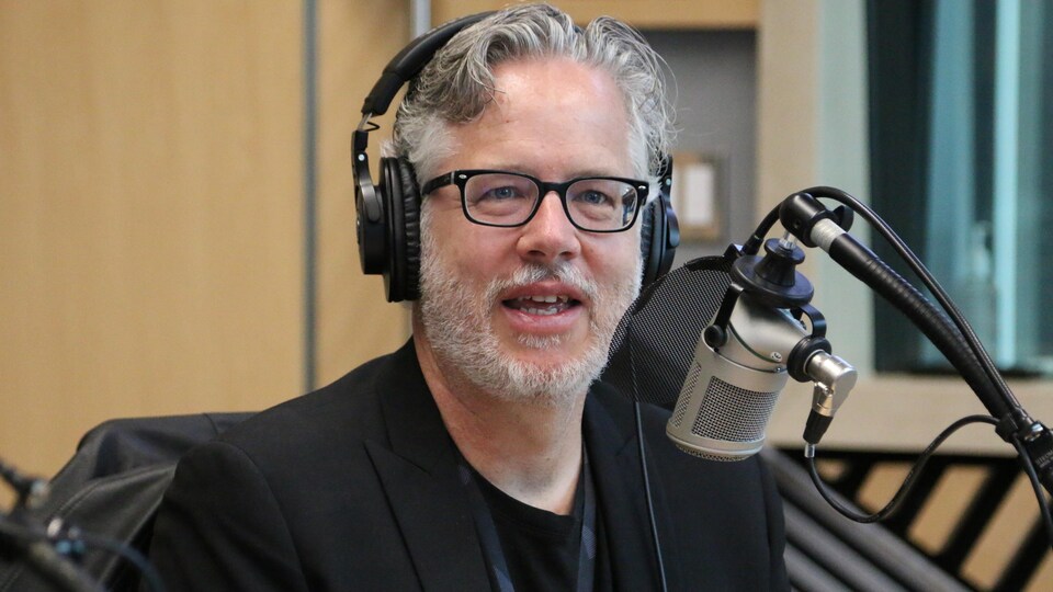 Nos fistons : le regard de Marc Cassivi sur la société à travers le ...