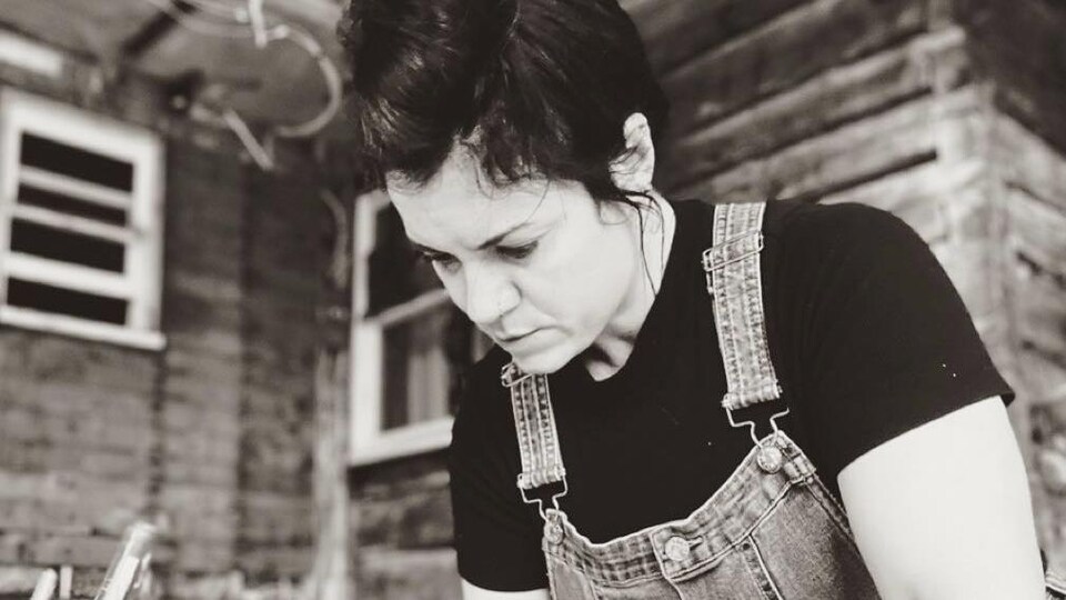 L’artiste visuelle Marie-Jeanne Decoste, inspirée par la ruralité