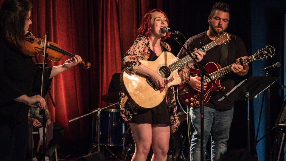 La Gaspésienne MLou dévoile l'extrait Qui de nous deux