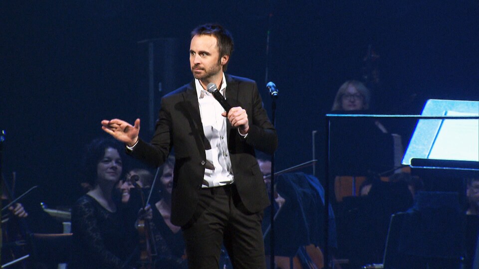 La modestie de Louis-José Houde, un humoriste humble face au succès