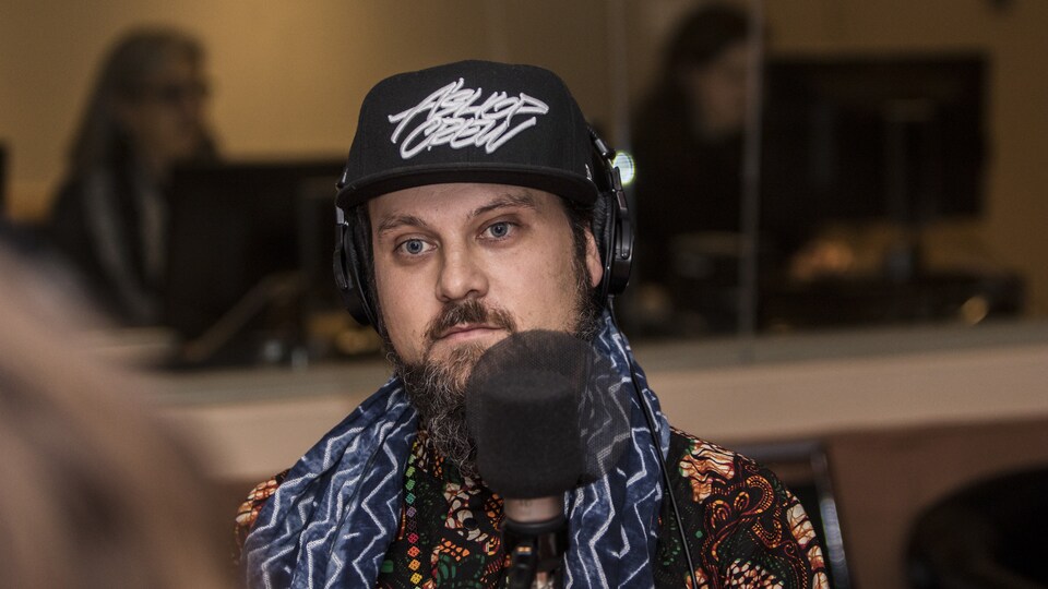 Son projet Couronne à double tranchant : Entrevue avec Monk.e