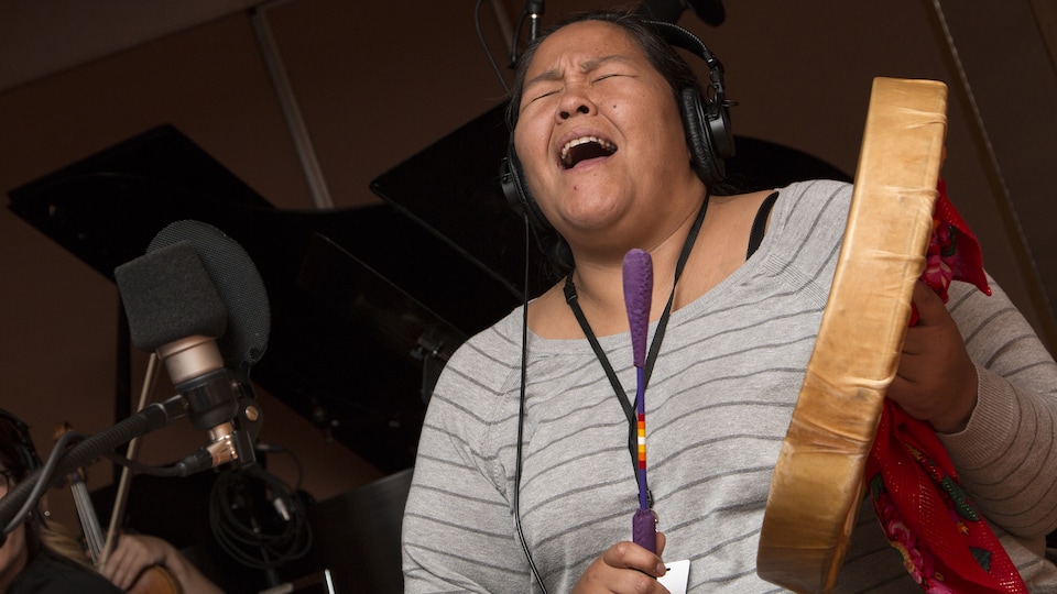 La chanteuse Nina Segalowitz fière de sa participation à l’album ...
