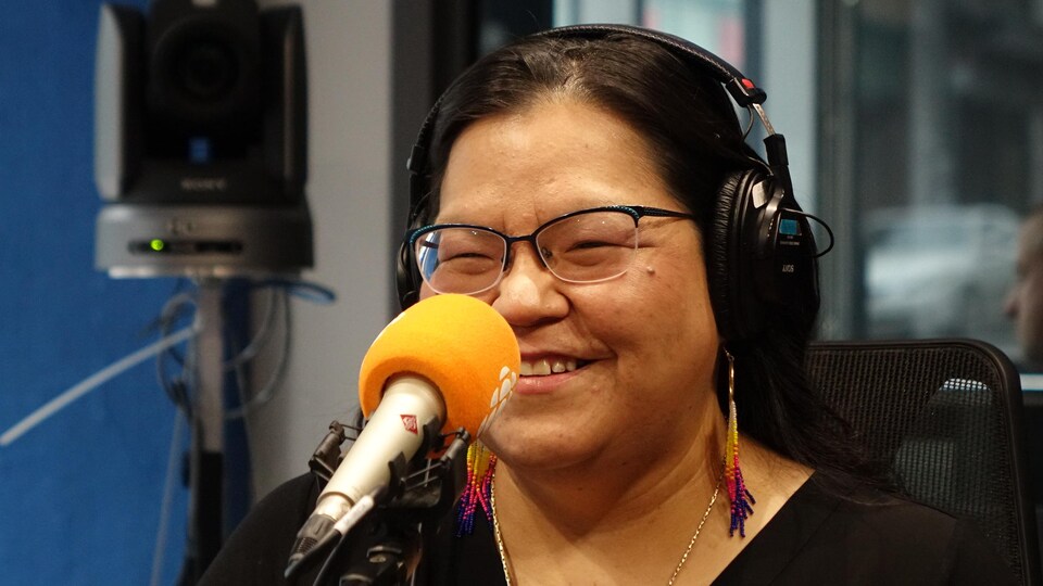 Écrire, l'unique arme de la poète innue Maya Cousineau Mollen