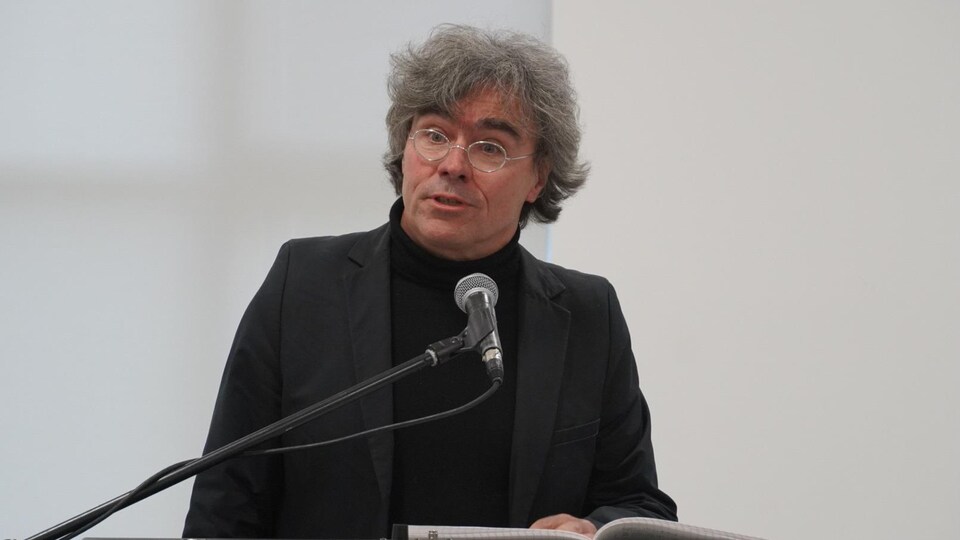 L’Ordre du Canada pour le spécialiste des bélugas Robert Michaud