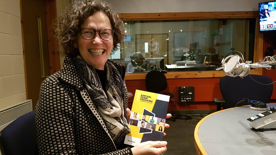 L'enseignement virtuel en équipe mis de l'avant par Sharon Coyle