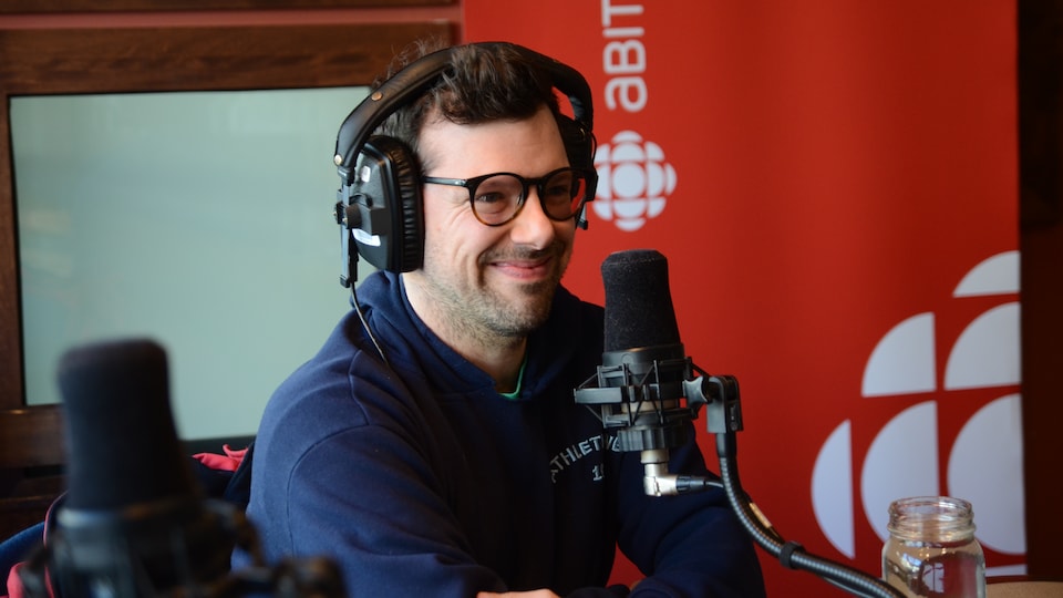 L'auteur Simon Boulerice rencontre les jeunes lecteurs et lectrices de ...