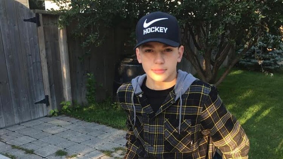 Téo Roy participera au Marathon du Manitoba avec un vélo à bras