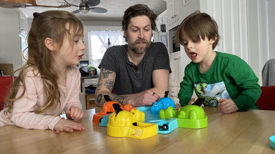 L’UdeS recommande à un père de jeunes enfants de ne pas soumissionner à ...