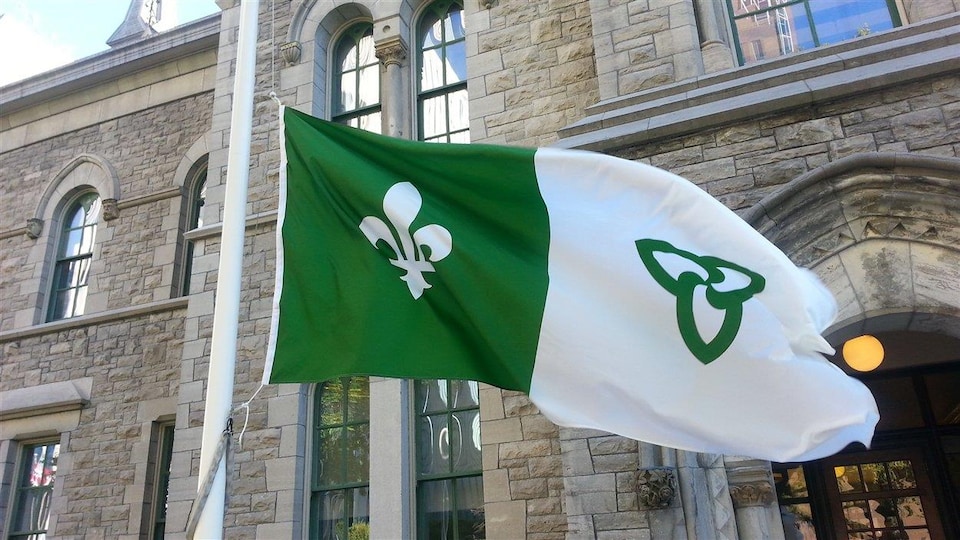 La lutte incessante des francophones pour des villes bilingues en Ontario