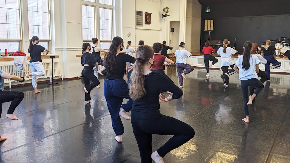 Dans les coulisses du programme de danse contemporaine de la School of ...