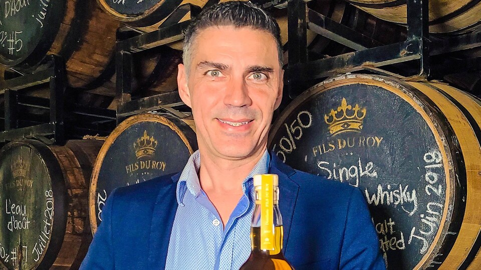 Un distillateur, archéologue, historien et peintre illustrent le ...