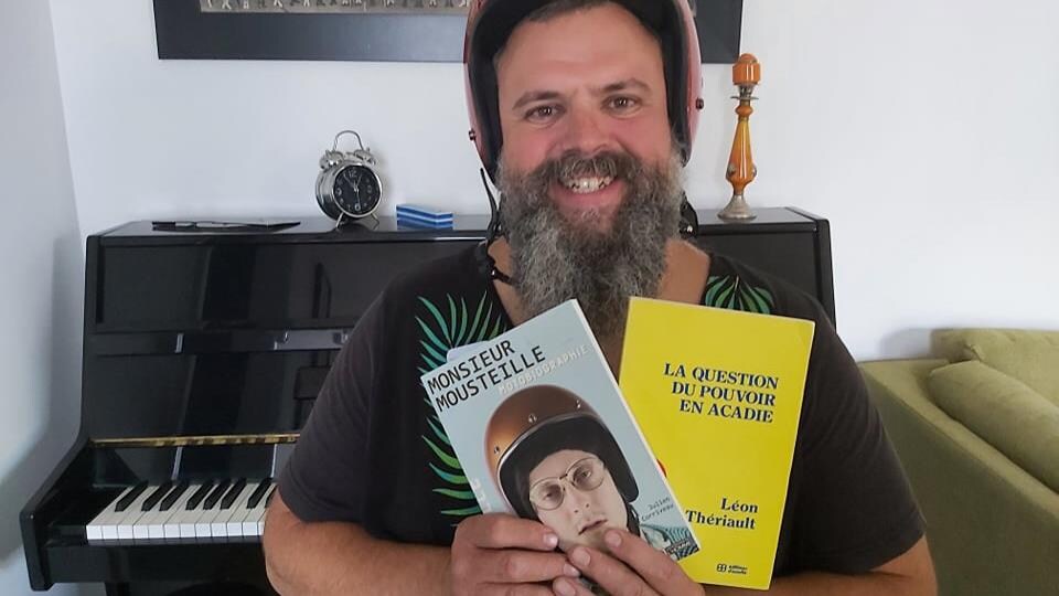 Dans la bibliothèque de Serge Brideau