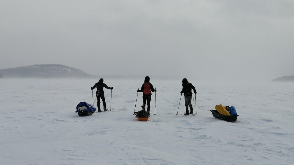Ils ont traversé le lac Témiscamingue en plein hiver