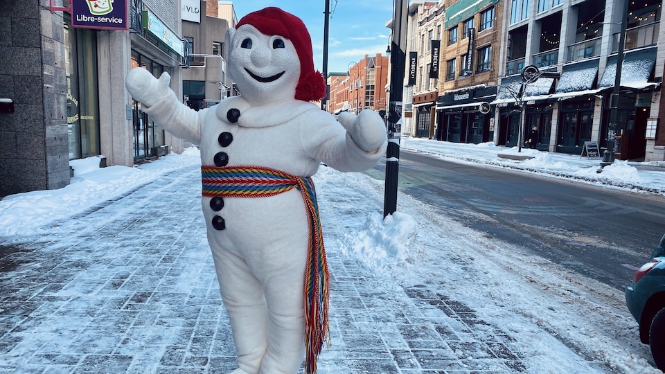 Bonhomme Carnaval de passage en Mauricie