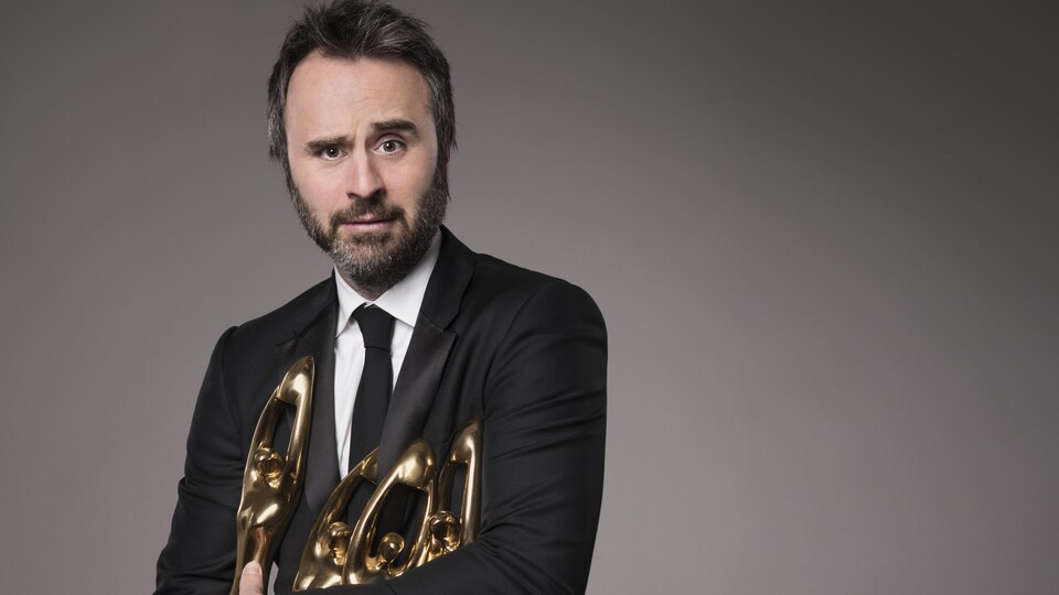 L’importance de continuer à s’amuser sur scène pour Louis-José Houde