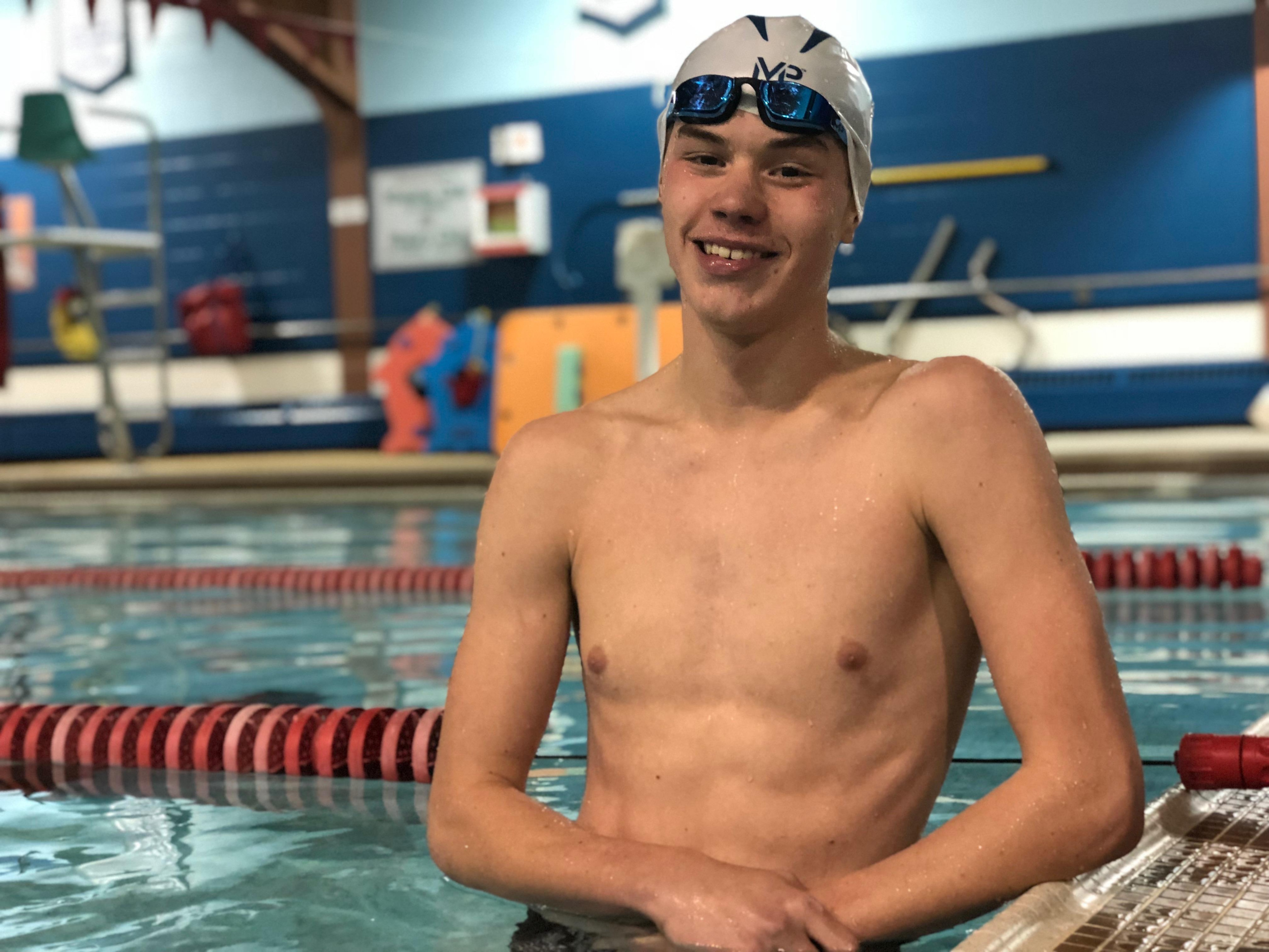 Deux nageurs de Timmins dans le sillon d'Alex Baumann | OHdio | Radio ...