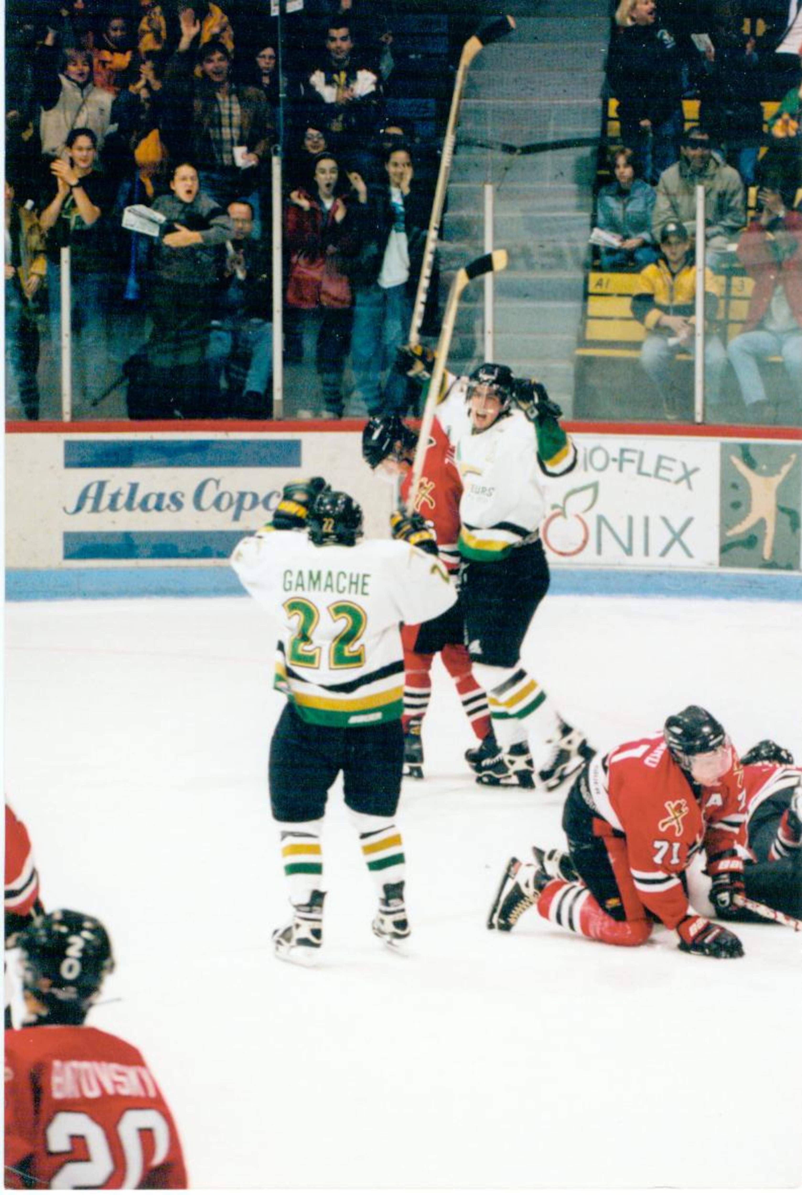 Foreurs de Val-d'Or : hommage à Simon Gamache | OHdio | Radio-Canada