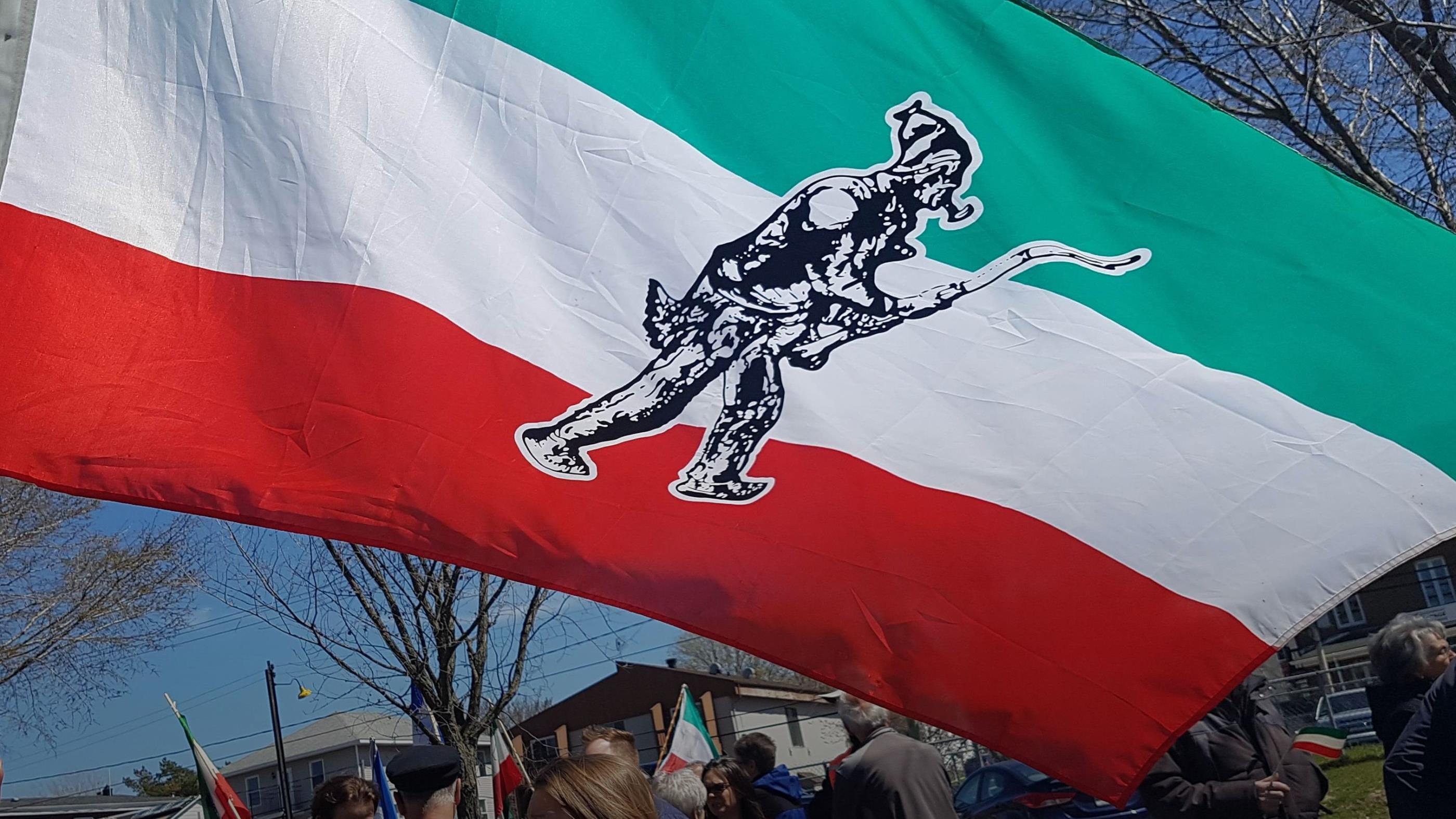 Journée nationale des Patriotes : une pub qui dérange | OHdio | Radio ...