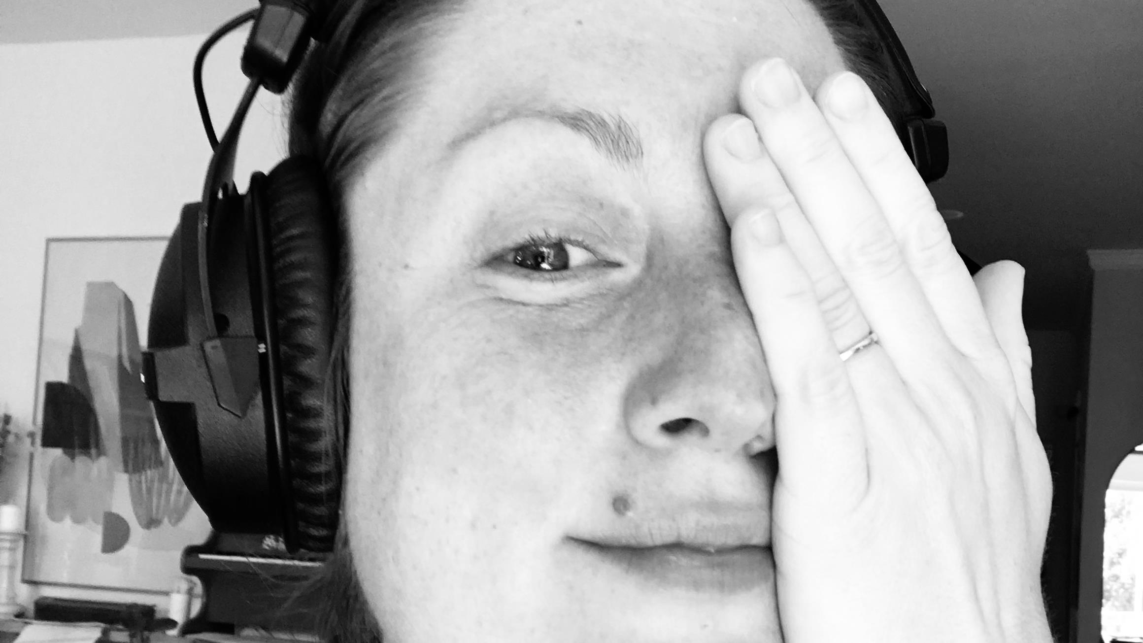 Fanny Bloom se redécouvre dans son nouveau rôle de mère | OHdio | Radio ...