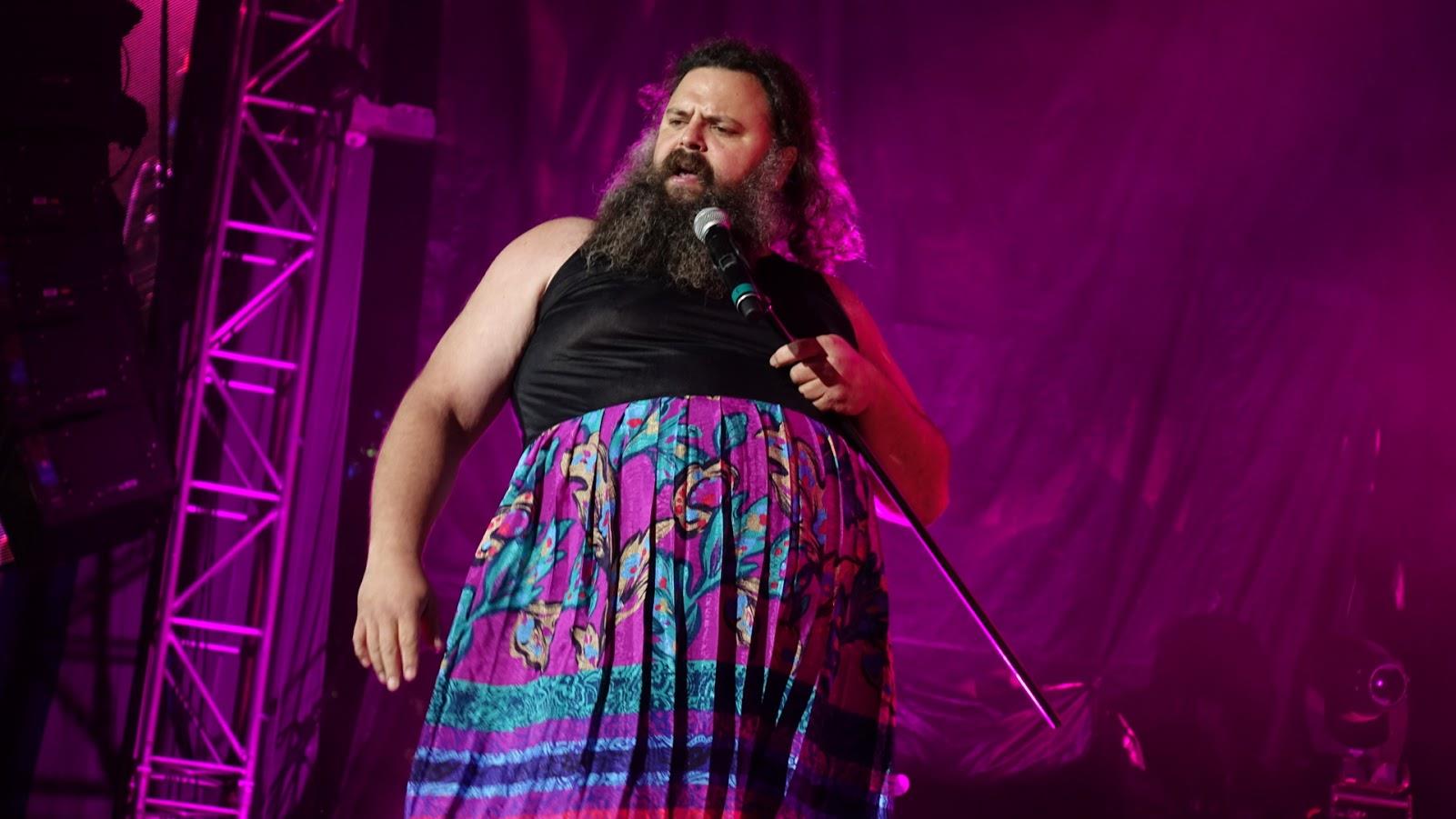 Raconte-nous une chanson : Les Hôtesses d'Hilaire | OHdio | Radio-Canada