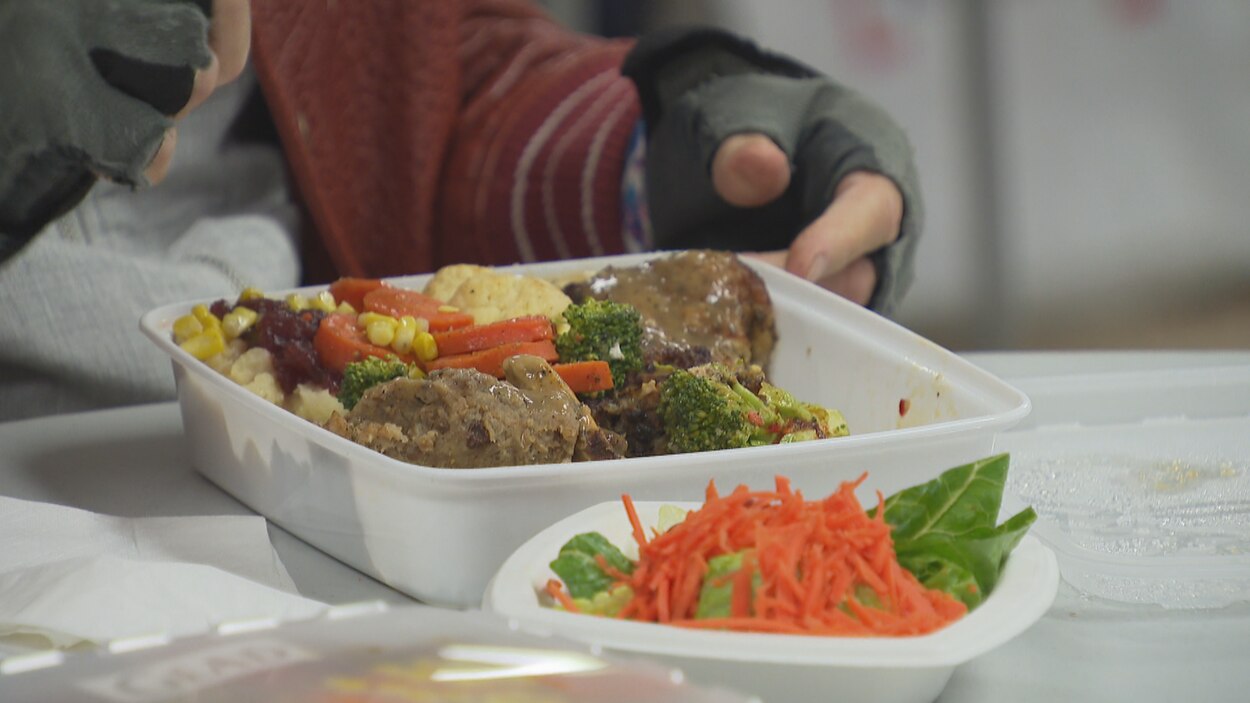 Un chef cuisinier au service des plus démunis à Halifax | Radio-Canada